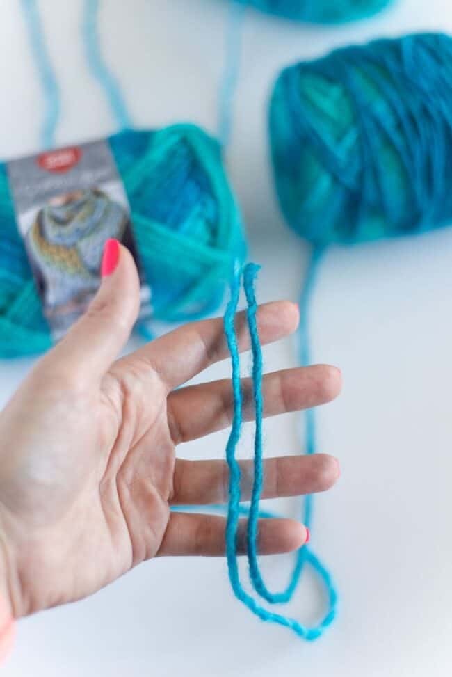 Quick and Easy Crochet Cowl Scarf w/ Fringe - Scattered Thoughts of a ...