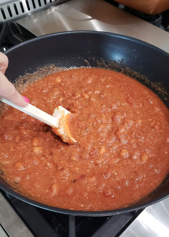 AMAZING Meatless Bean Chili Recipe - Ready in 30 minutes!