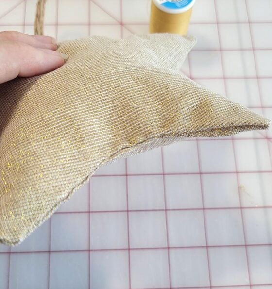 How to Make a Fabric Star (free fabric star ornament pattern)