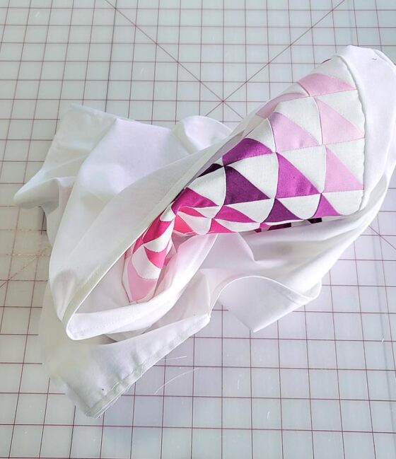 Easy Half-Square Triangle Pillow Pattern Pattern (free pattern)