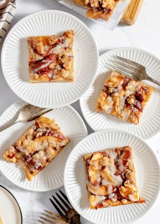 Apple Pie Bars - the perfect fall dessert.