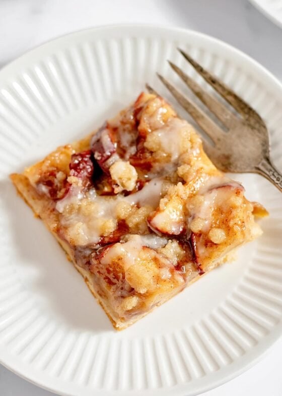 Apple Pie Bars - the perfect fall dessert.