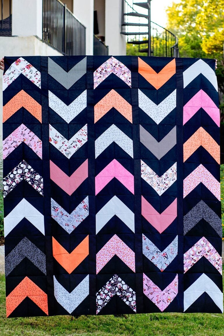 Straight as an Arrow Quilt Pattern (free pdf pattern)